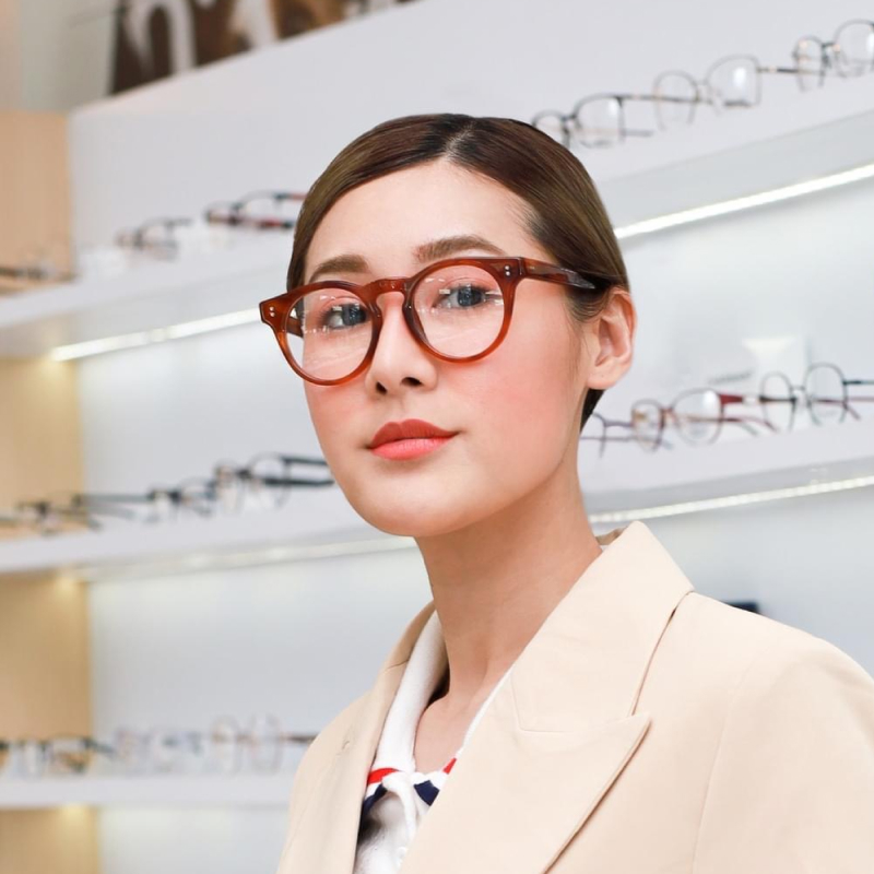 วัยไหนก็ยังชัด ด้วยเลนส์ Progressive - optimystoptical24